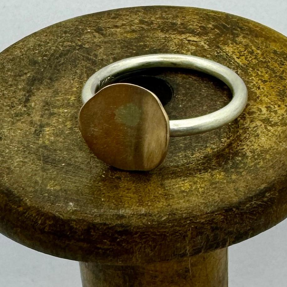 Rose gold keshi ring – Pomme